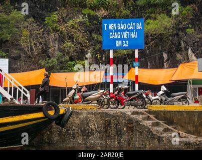 Vietnam, Cat Ba Island, Ben Beo harbor Stock Photo - Alamy