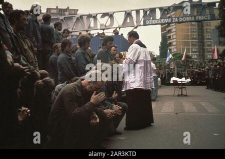 Strikes in Poland 1980: Leninwerf Gdansk Priest Henryk Jankowski takes ...