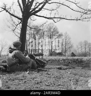 Vickers machine gun in the Battle of Passchendaele - September 1917 ...
