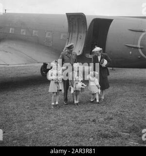 Princess Juliana returns with her three daughters from Canada in ...