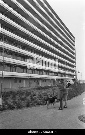 First residents Molenwijk in Amsterdam. Right the flat that is now ...