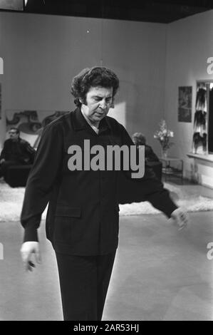 MIKIS THEODORAKIS COMPOSER (1972 Stock Photo - Alamy