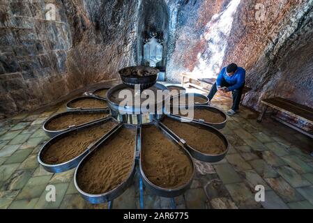 Inside the most sacred of Zoroastrian mountain temples in Chak Chak ...