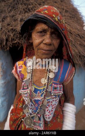 India LAMBADA TRIBAL WOMEN MULATHANDA ANDHRA PRADESH Stock Photo - Alamy