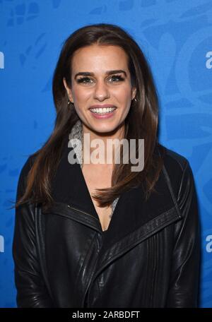 BOB & CAROL & TED & ALICE, center from left: Anita Gillette, David ...
