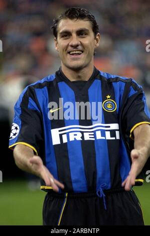CHRISTIAN VIERI INTER MILAN FC 31 July 1999 Stock Photo - Alamy