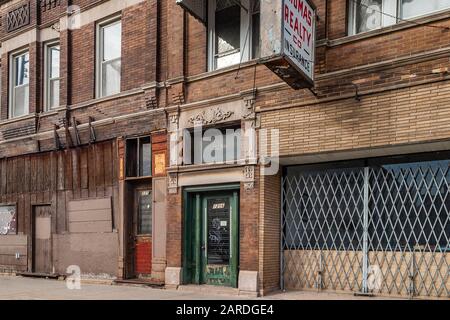 Commercial buildings in the Pilsen neighborhood Stock Photo - Alamy