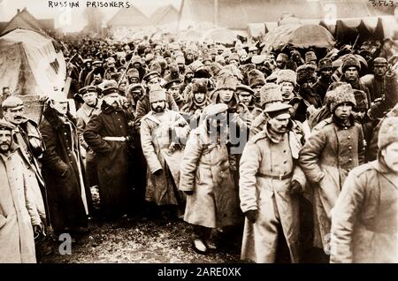 FRANCE - 11 November 1918 - US soldiers of the 64th regiment celebrate ...