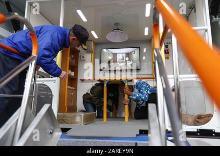 Earthquake simulator Tokyo Japan Stock Photo - Alamy