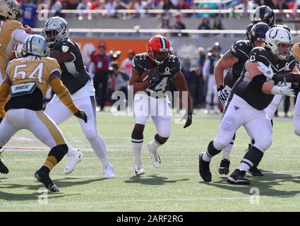 Cleveland Browns running back Nick Chubb (24) walks out onto the field ...