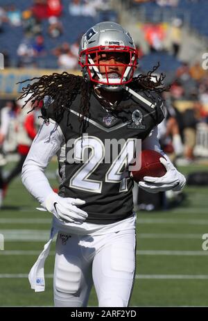 New England Patriots' Stephon Gilmore (24) looks back after ...