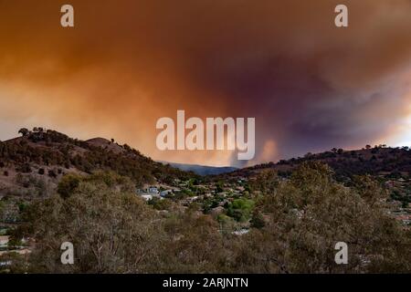Orroral Valley, NSW, bushfire smoke over Theodore, Canberra, ACT. 28/01 ...