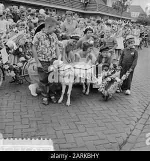 Children's flower corso in Loosduinen, flower queen Carla Adank with ...