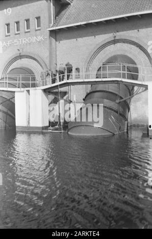 poldering and milling, waterground Date: July 1958 Keywords: poldering ...
