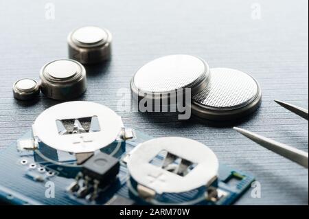 Small round CR2032 lithium ion battery cell, computer BIOS clock ...