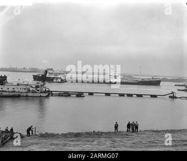 First oil tanker sails the Europoort port Date: 13 December 1960 ...