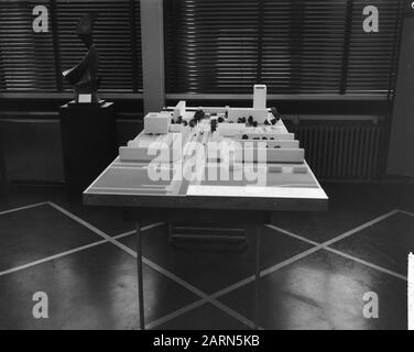 Excursion Tuindorp Osdorp, model Date: October 19, 1964 Location ...
