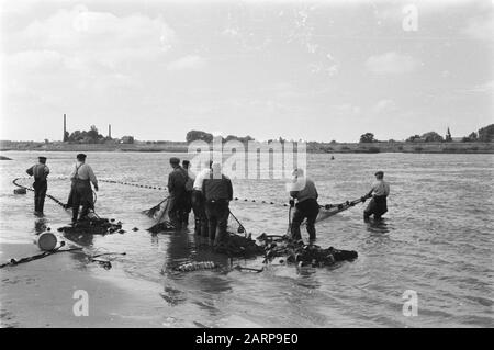 salmon fishing, fishermen, salmon, lace seine Date: July 1979 Keywords ...