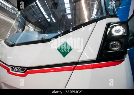 Wrightbus prototype hydrogen bus on display as Translink unveils ...