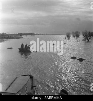 Watersnood 1953. Date: February 2, 1953 Location: Moerdijk Keywords ...