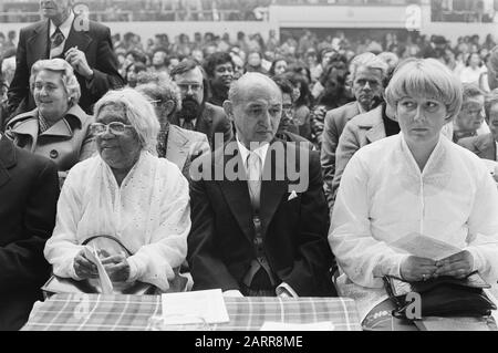 RMS leader ir. Johan Manusama and wife (l.), April 25, 1977 ...