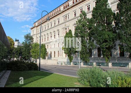 The courthouse in Vienna (Austria Stock Photo - Alamy