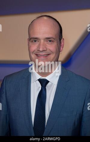 Robin Alexander in der ARD-Talkshow maischberger im Studio Berlin ...