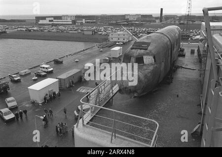 Return Fairwind squadron in Den Helder; Douglas DC2 on board Hr. Ms ...