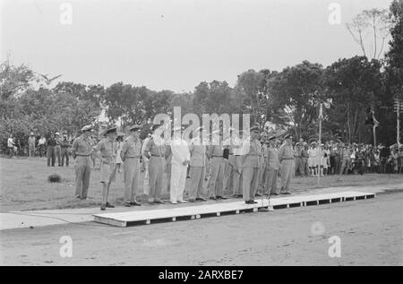 High award ceremony by General Spoor op het Burg. Bishop Square in ...