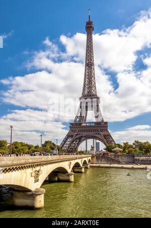 Iena bridge and Eiffel tower, Paris France Stock Photo - Alamy