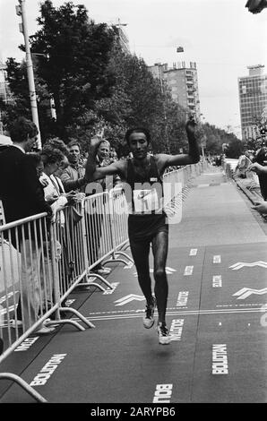 Second Rotterdam marathon; Mexican Rodolfo Gomez (winner) over the ...