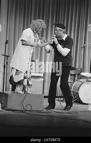 Edwin Rutten in his role as Uncle Willem in the children's television ...