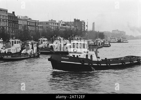 End of the tug strike 1979 in Rotterdam First sailing tug with a ...