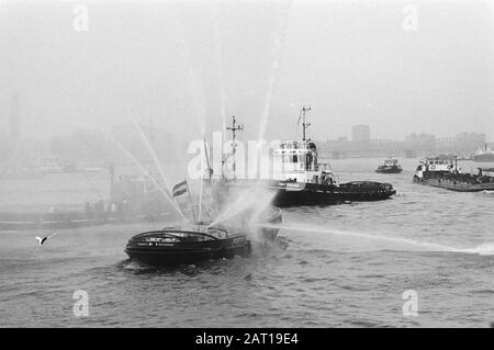 End of the tug strike 1979 in Rotterdam First sailing tug with a ...