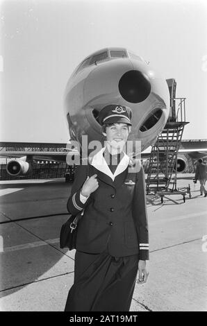 First female airline pilot at KLM, Miss Verkaik, assignments Private ...