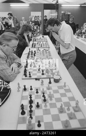 Hans Bohm establishes world record simultaneous chess Date: 11 January ...