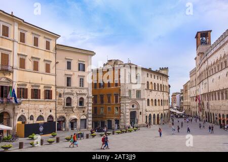 Corso Pietro Vannucci in the old town centre, Perugia, Umbria, Italy ...