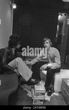 Johan Cruyff opens his shoe shop in Kinkerstraat Amsterdam. J. Cruyff ...