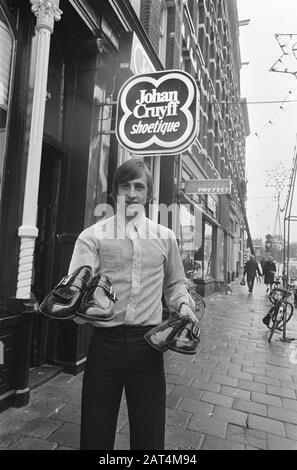Johan Cruyff opens his shoe shop in Kinkerstraat Amsterdam. J. Cruyff ...