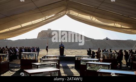 Discovery of an ancient communal tomb in a cave with ancient human ...