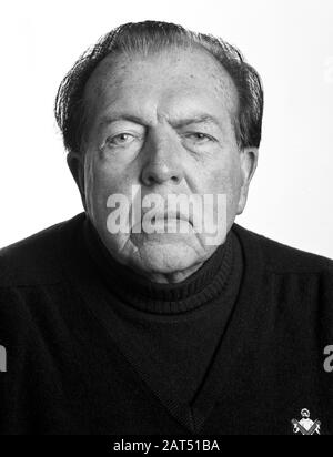 Sir John Junor - journalist. and editor. Portrait taken in 1985 Stock ...
