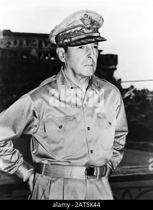 General Douglas MacArthur, Portrait, World War II, circa 1940's Stock ...