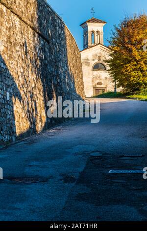 Autumn colors cover the Cassacco Castle. Friuli. Italy Stock Photo - Alamy