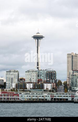 Seattle Washington skyline on a grey rainy day Stock Photo - Alamy