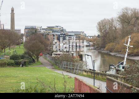 Abandoned houseboats on the River Thames at Waterman's Park near Kew ...