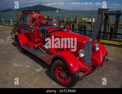 A vintage American fire engine Stock Photo - Alamy