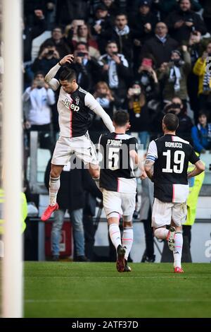 Cristiano Ronaldo of Juventus celebrates with Miralem Pjanic after ...