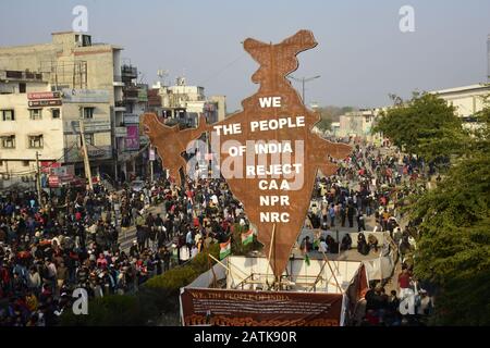 People fleeing Delhi, India after the invasion and sack of Timur in ...