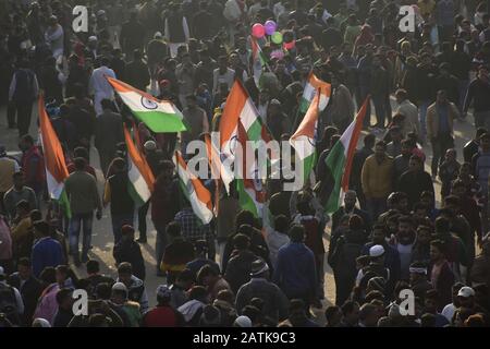People fleeing Delhi, India after the invasion and sack of Timur in ...