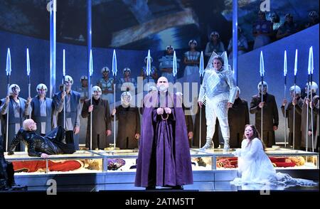 "Stage scene from Wagner's opera ""Rienzi"". Photo: Heliogravure ...
